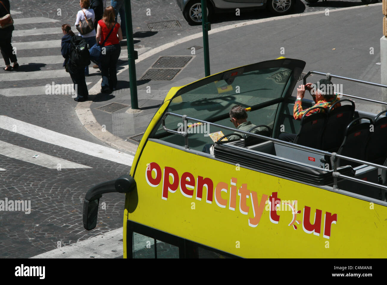 tour bus in rome italy Stock Photo - Alamy