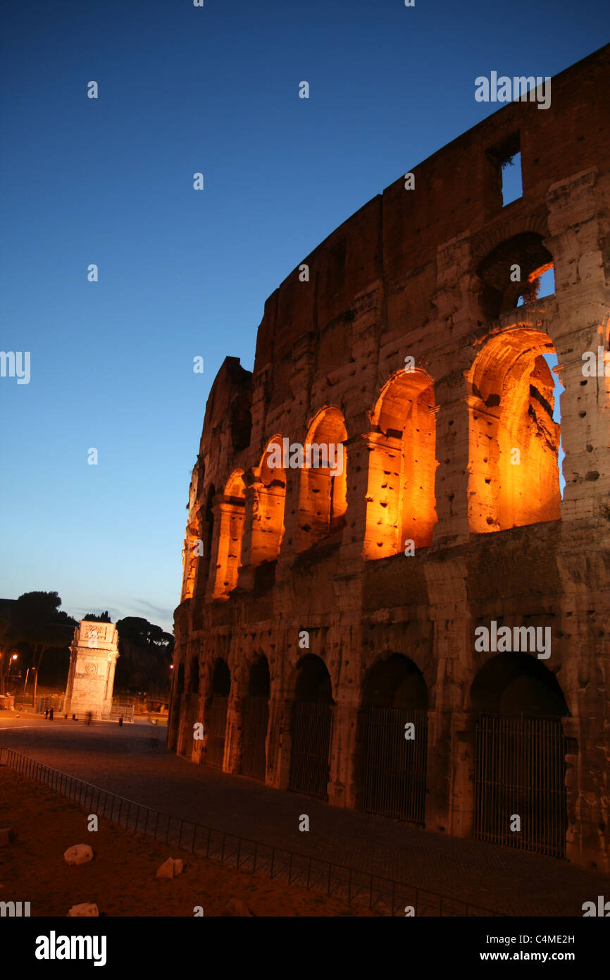 the colosseum at night in rome Stock Photo - Alamy
