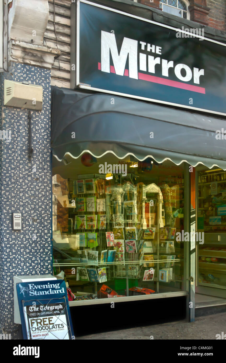 Newsagents shop front uk hi-res stock photography and images - Alamy