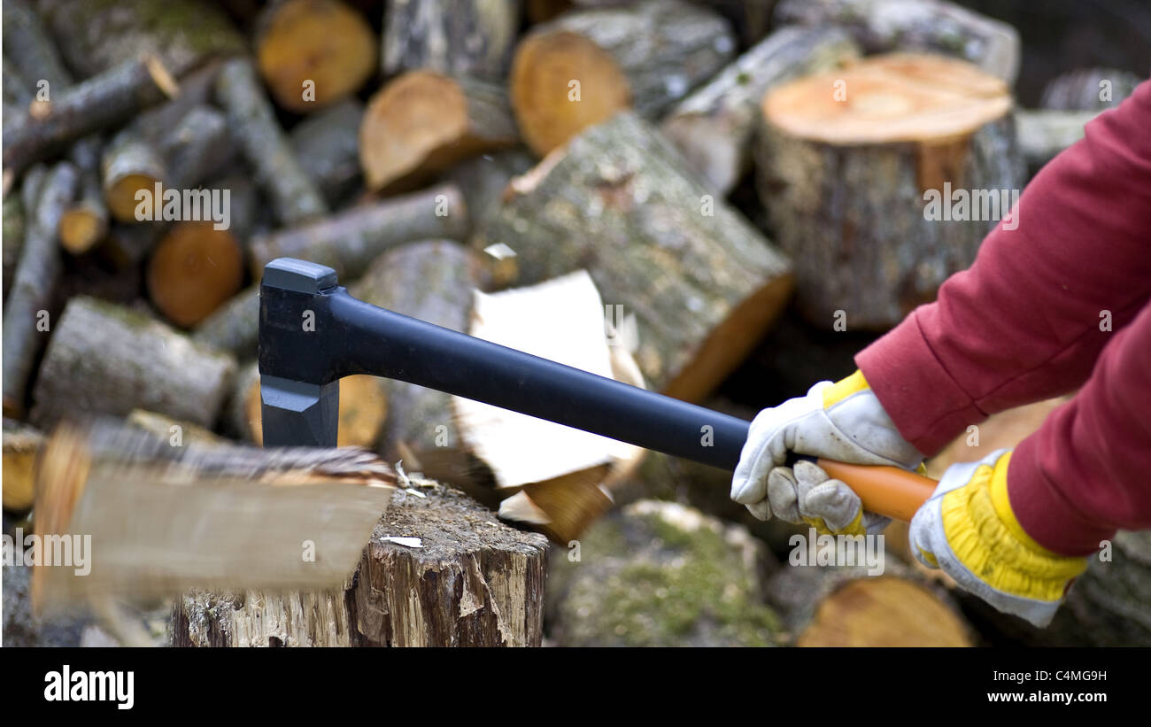 Lumberjack axe hi-res stock photography and images - Alamy