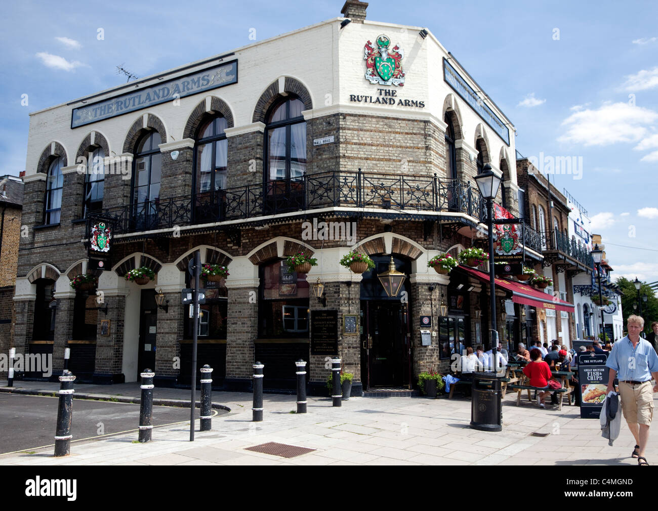 The Rutland Arms public house near Hammersmith Bridge, West London ...