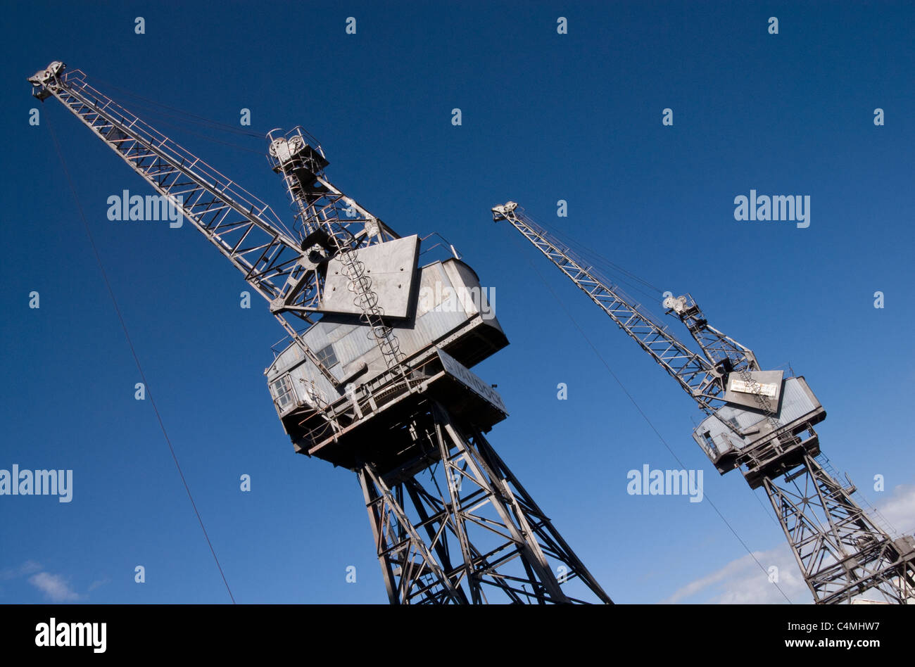 Luffing hi-res stock photography and images - Alamy