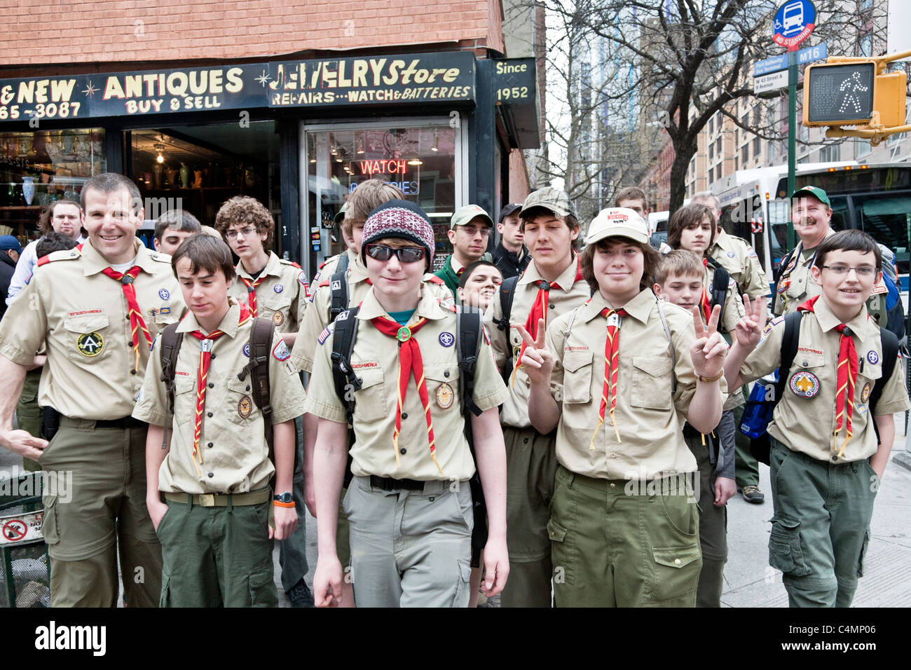 Scouts cross hi-res stock photography and images - Alamy