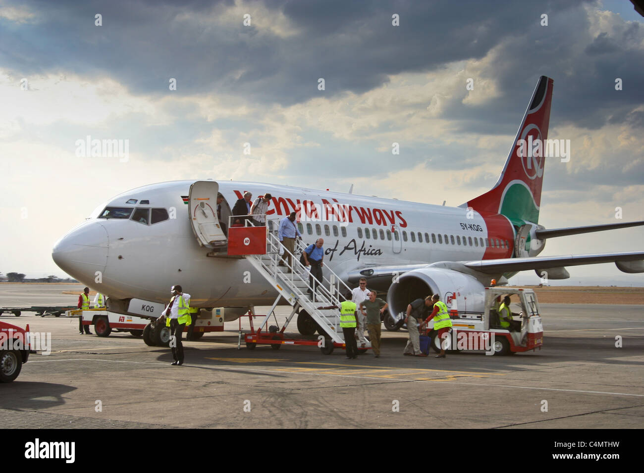 Kenya Airways Plane Passengers Disembarking plane Stock Photo - Alamy