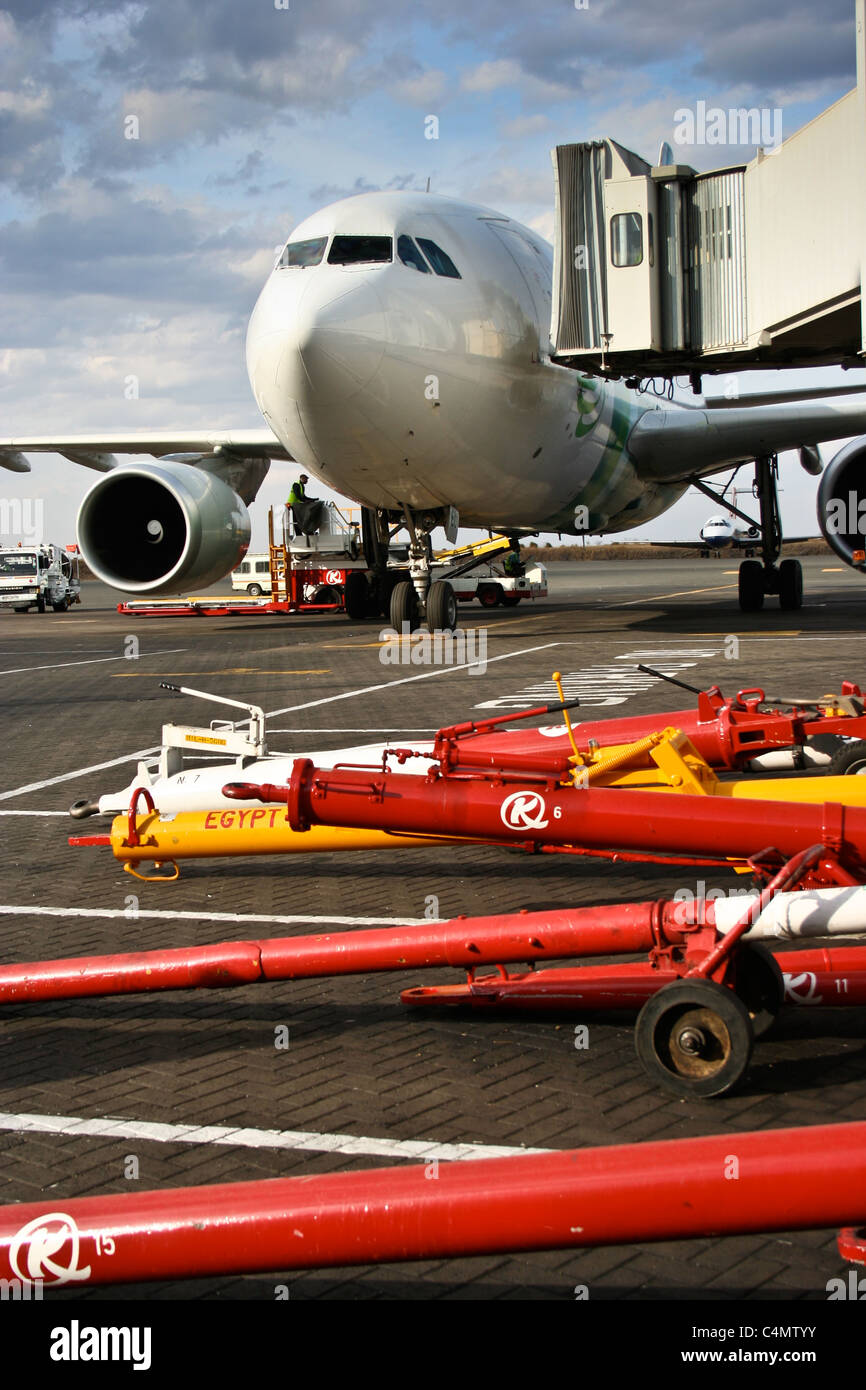 Plane gate hi-res stock photography and images - Alamy