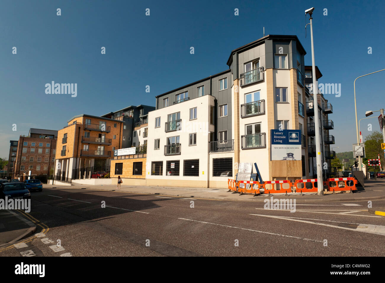 Apartment block uk hi-res stock photography and images - Alamy