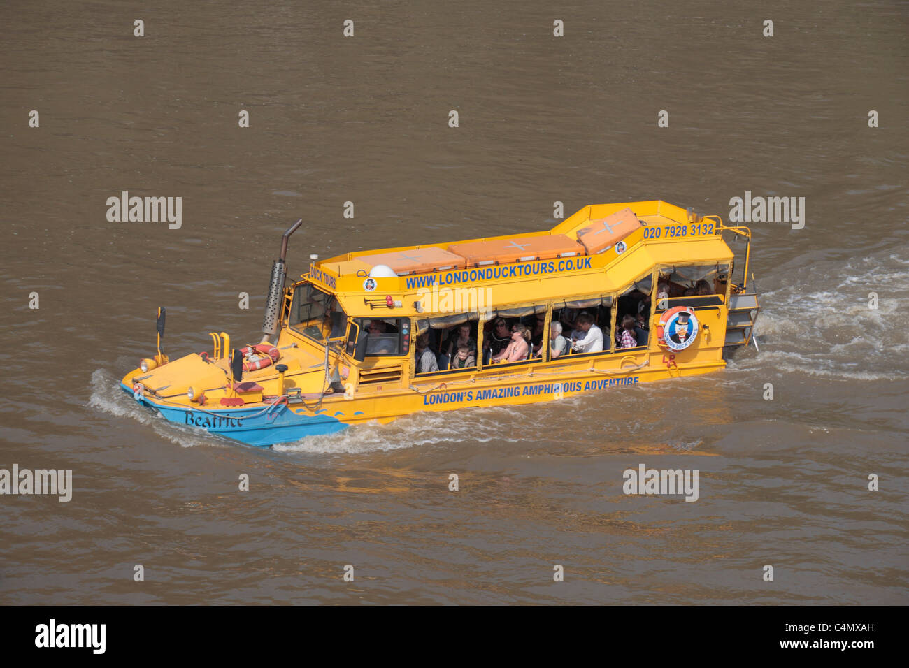 London duck bus hi-res stock photography and images - Alamy