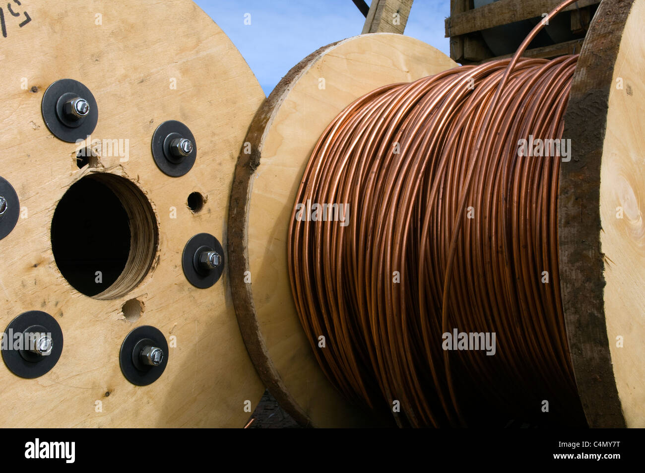 Copper cable hi-res stock photography and images - Alamy
