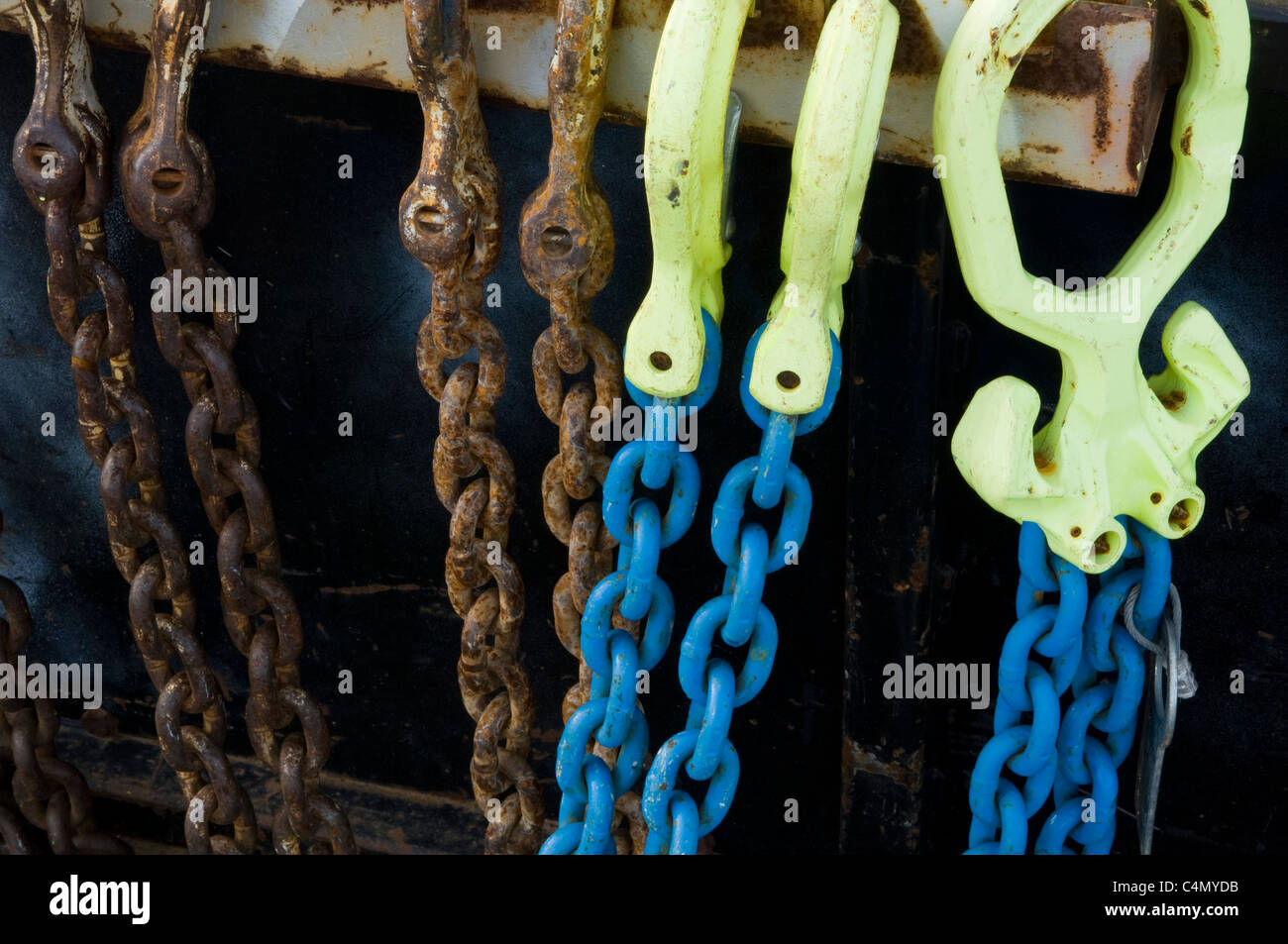 Chains hi-res stock photography and images - Alamy