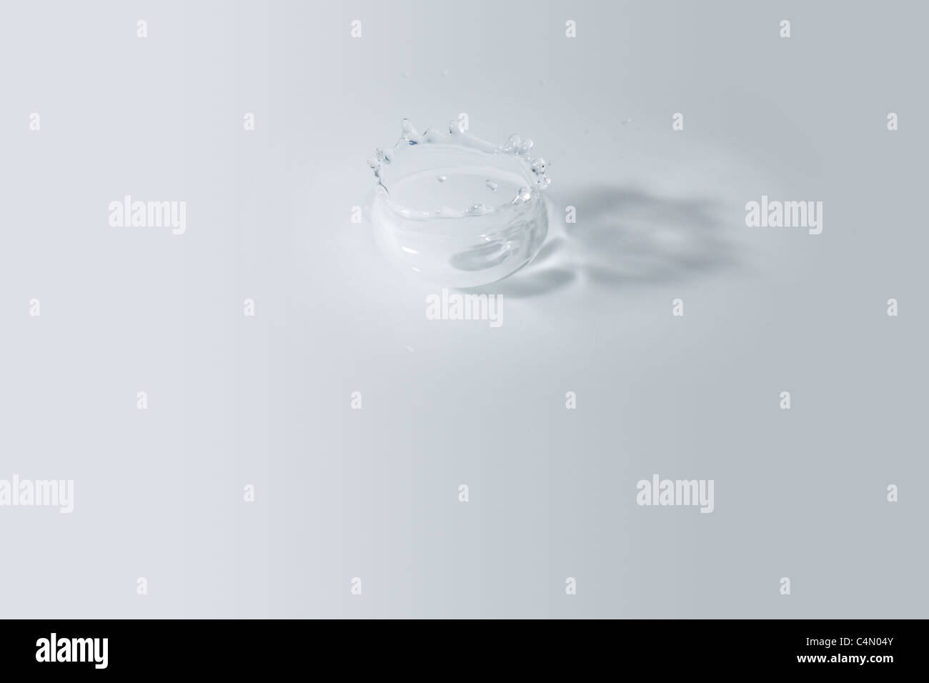 Water splash crown Stock Photo - Alamy