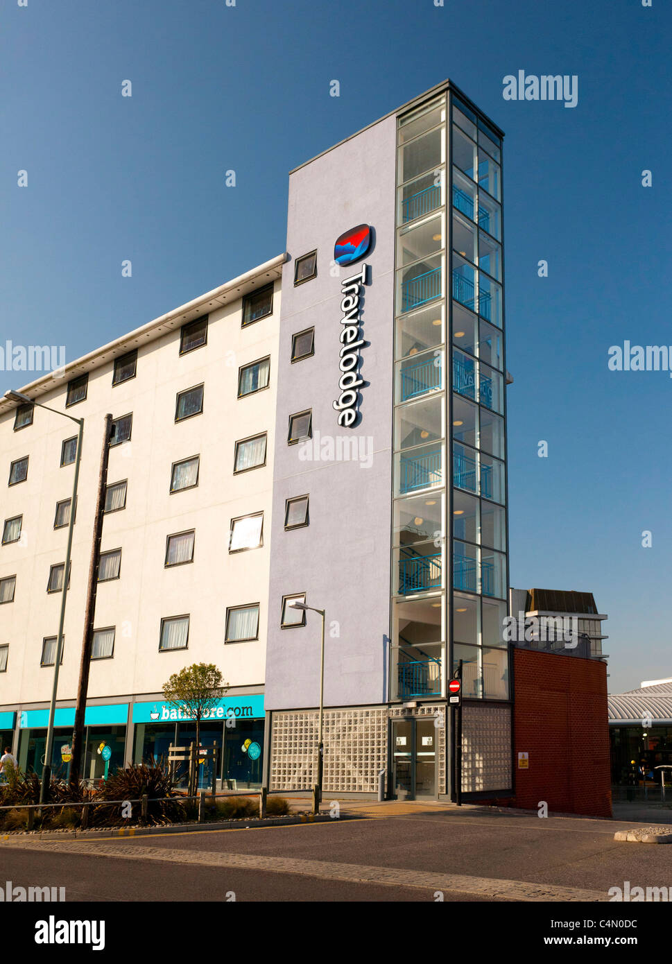 Hotel hotels outside exterior hi-res stock photography and images - Alamy