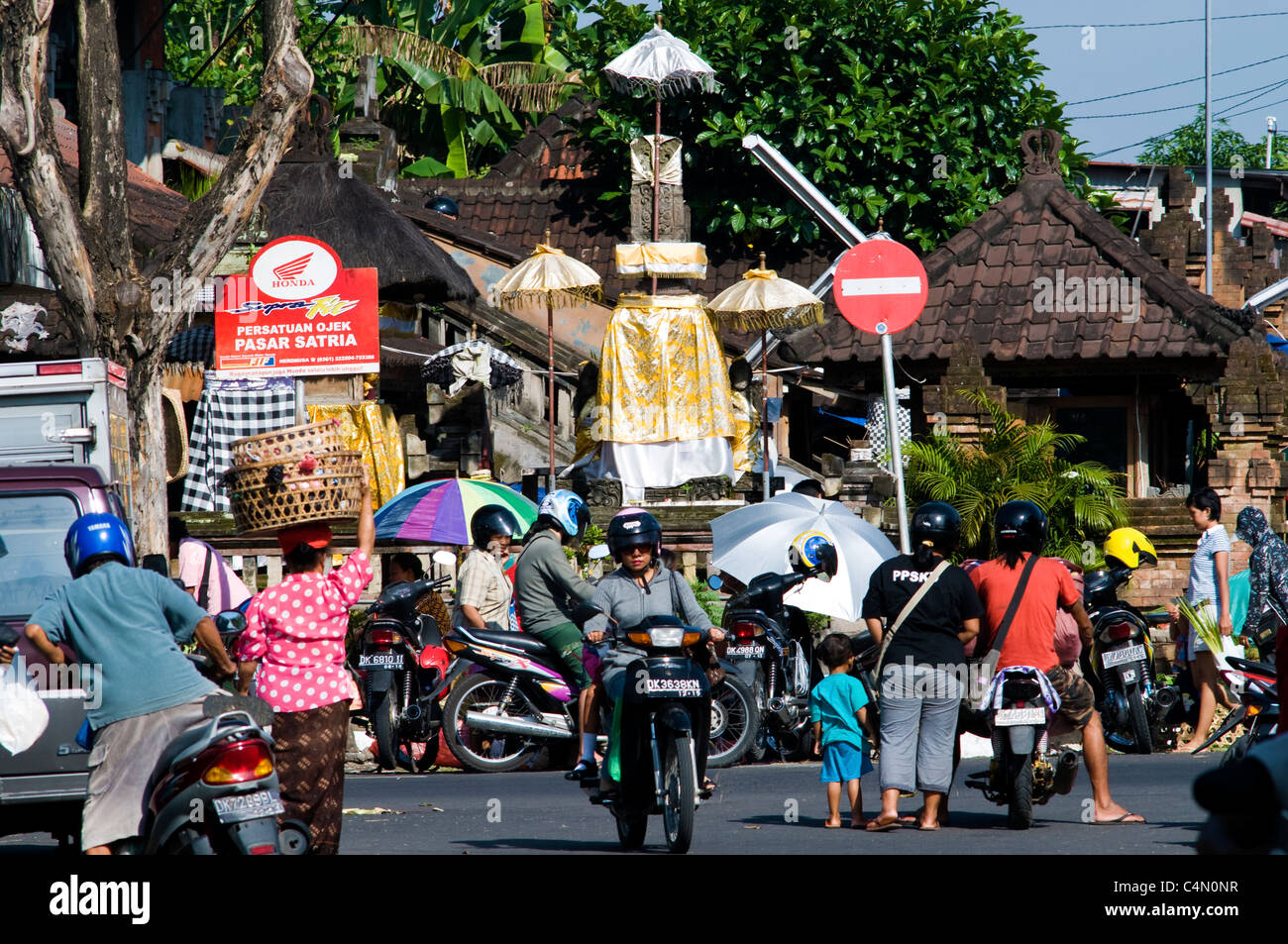 Denpasar street scene hi-res stock photography and images - Alamy