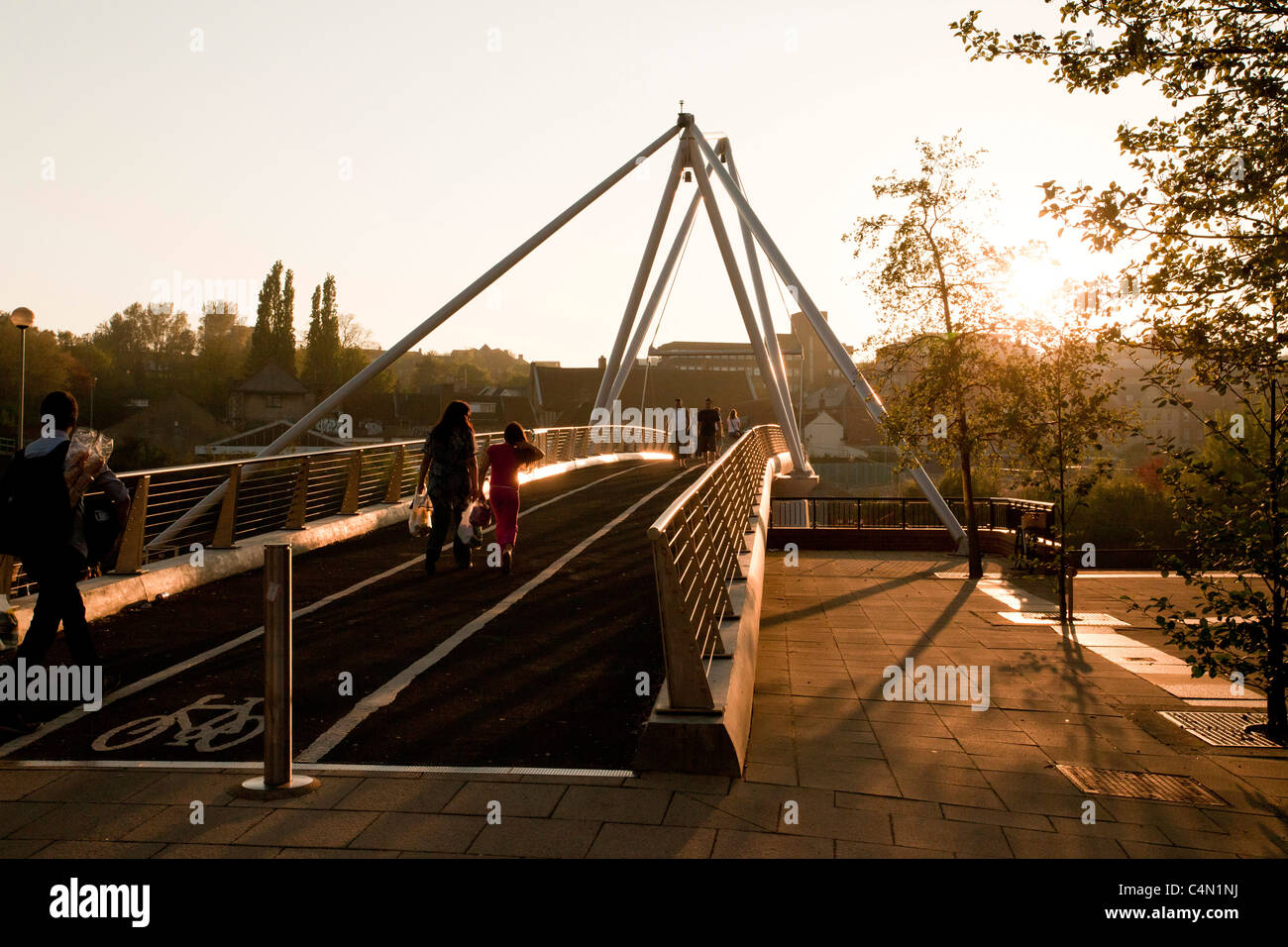 Modern pedestrian bridge people hi-res stock photography and images - Alamy