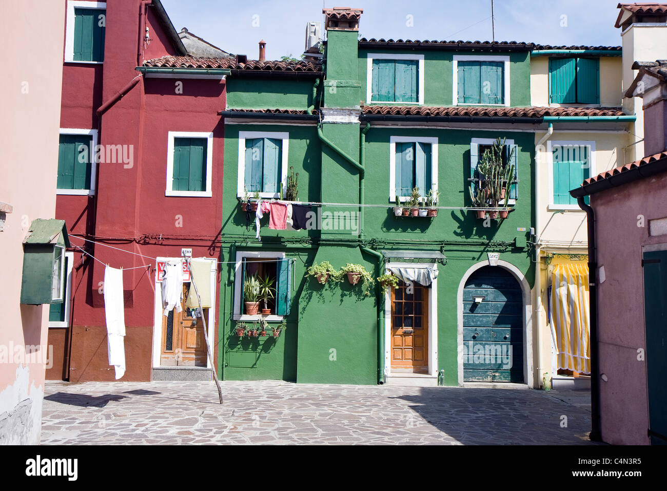 Typical Italian houses at Burano Island next to Venice Stock Photo - Alamy