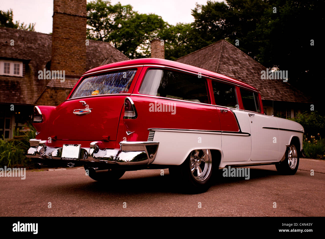 Side view station wagon hi-res stock photography and images - Alamy