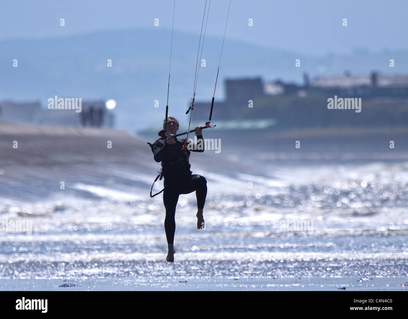 Kite surfer prepares for action Stock Photo - Alamy