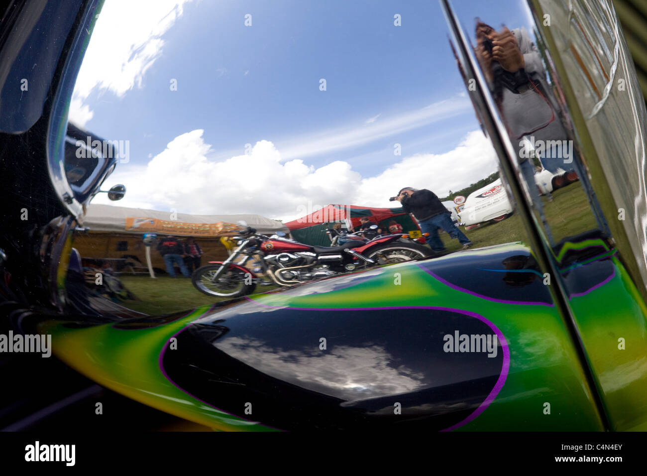 Reflection of sky in car bonnet hi-res stock photography and images - Alamy