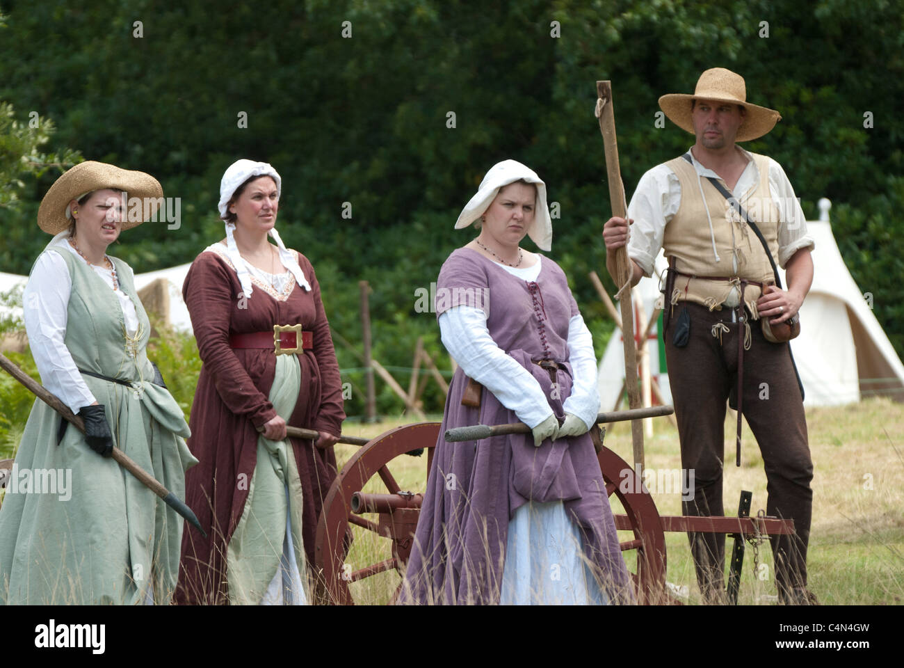 Medieval Gun Crew Stock Photo - Alamy