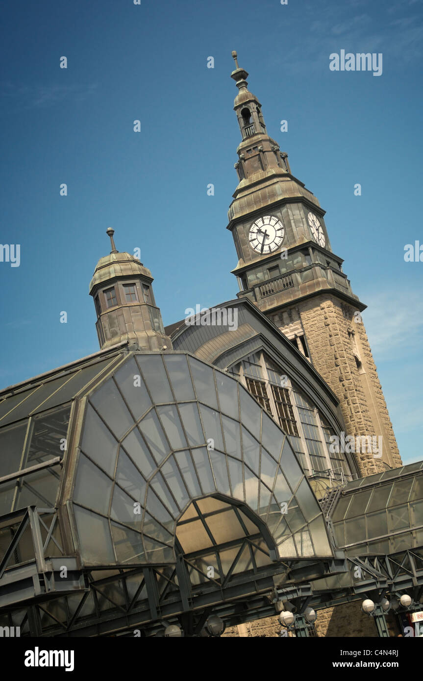 Clock tower of the main railway station in Hamburg, Germany Stock Photo ...