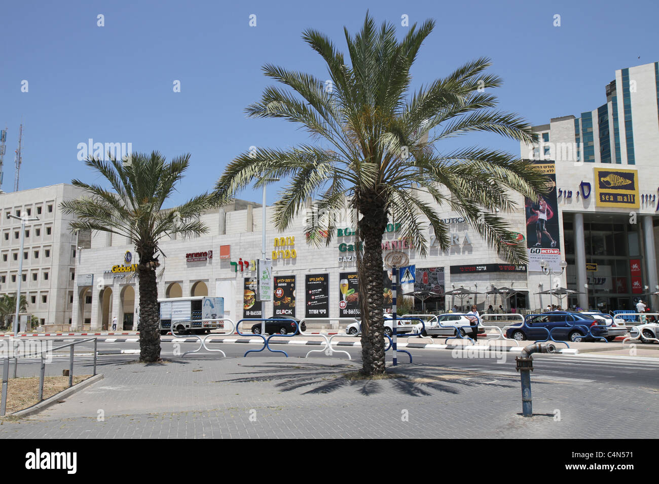 Israel ashdod mall hi-res stock photography and images - Alamy