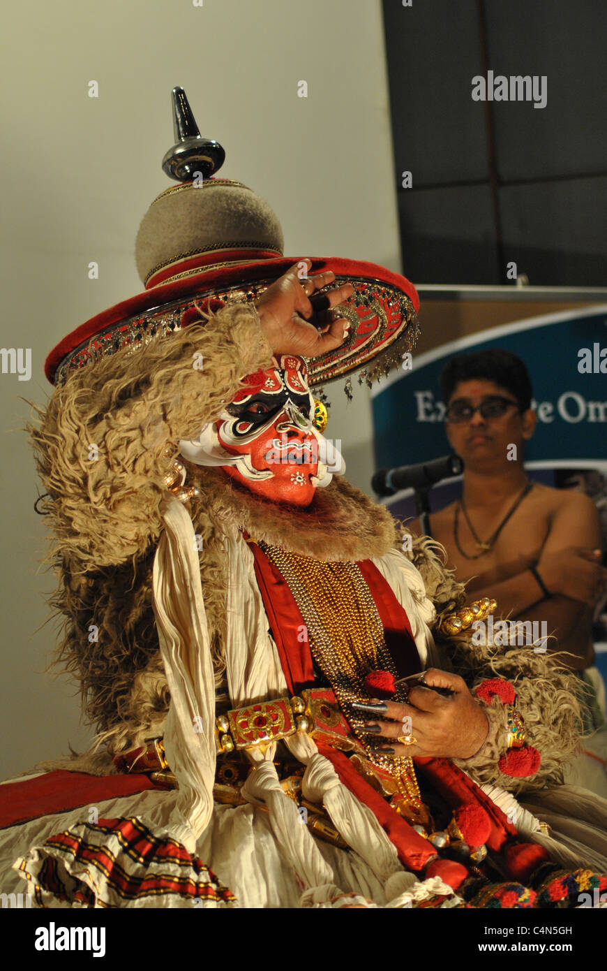 Kathakali dance performance drama Stock Photo - Alamy
