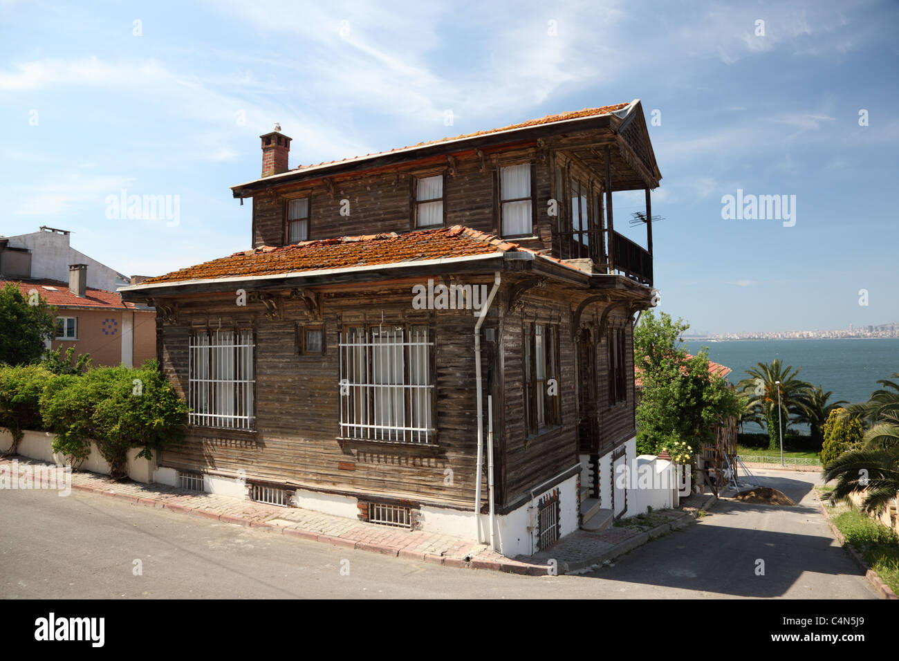 Istanbul wooden house street hi-res stock photography and images - Alamy