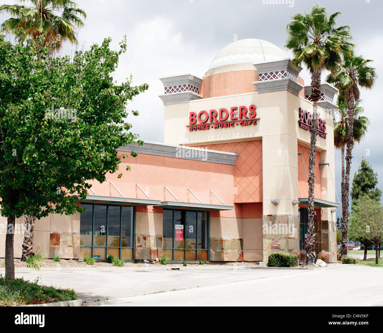 Borders bookstore hi-res stock photography and images - Alamy