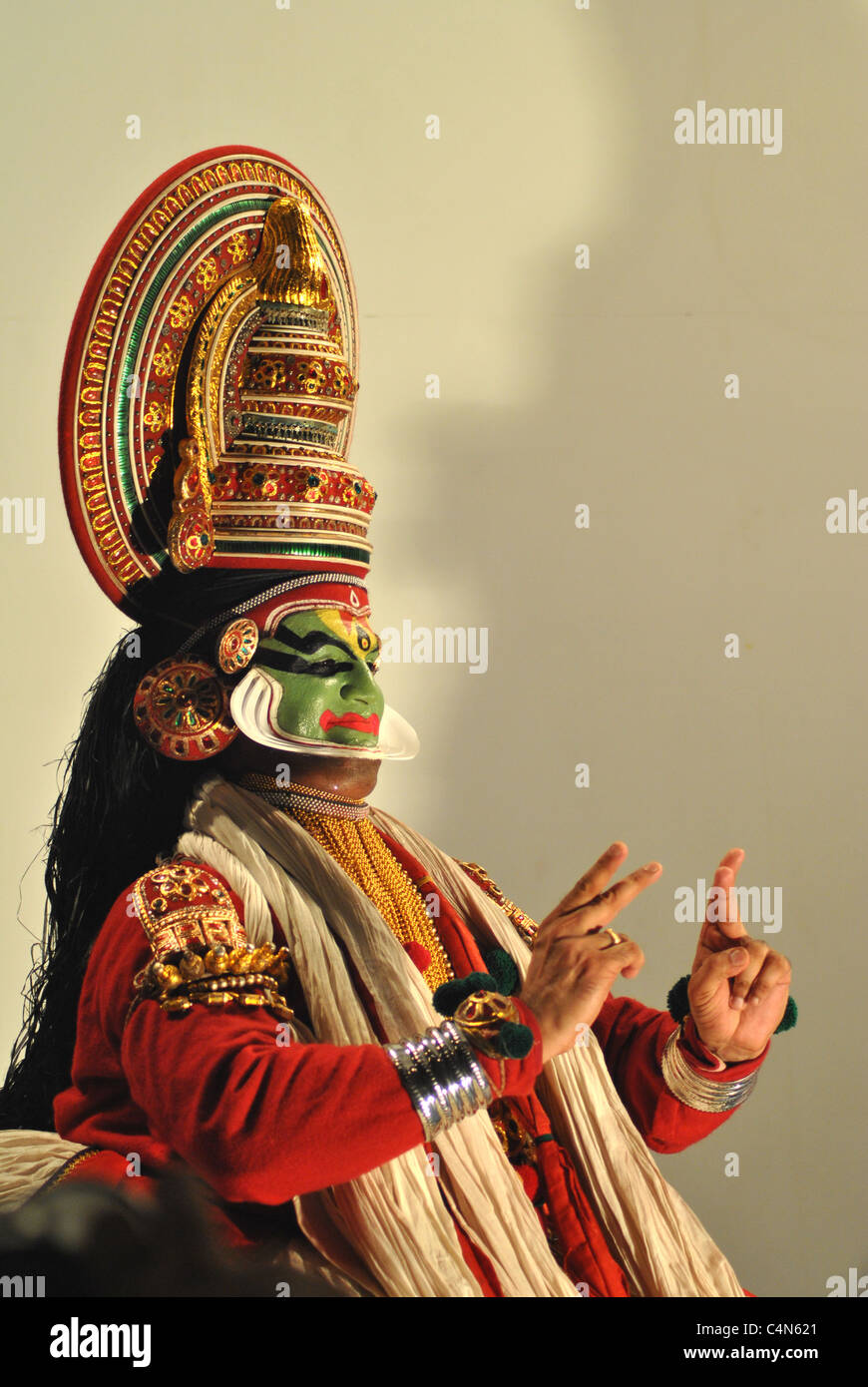 Kathakali dance performance drama Stock Photo - Alamy
