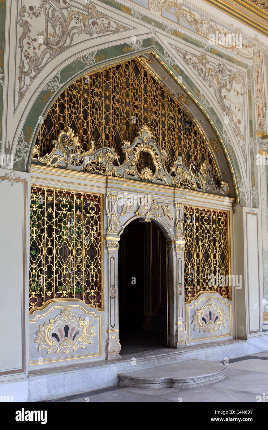 Gate inside of the Topkapi palace, Istanbul Turkey Stock Photo - Alamy