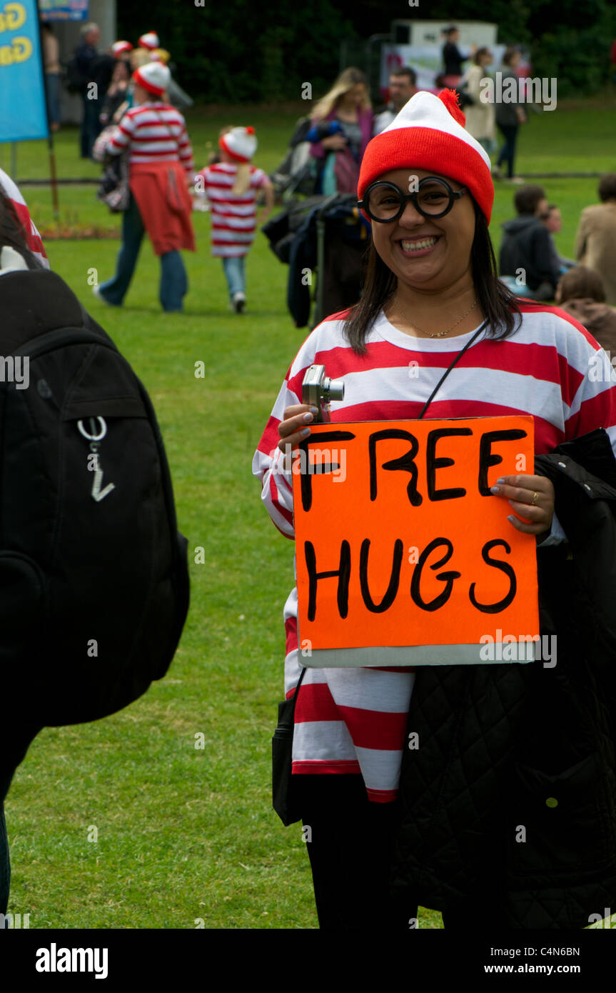 Free hugs street hi-res stock photography and images - Alamy