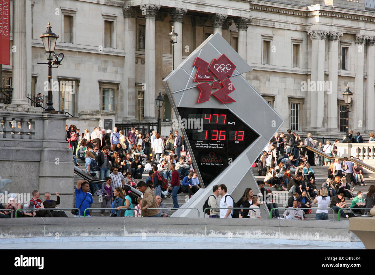 The National Gallery and Olympic countdown clock at Trafalgar Square ...