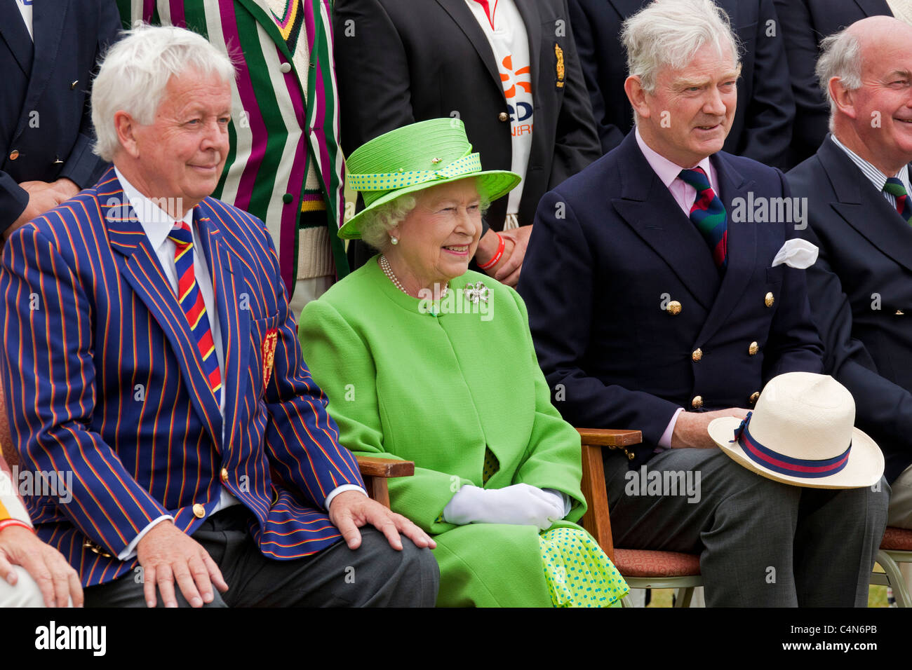 Queen elizabeth ii army cricket hi-res stock photography and images - Alamy