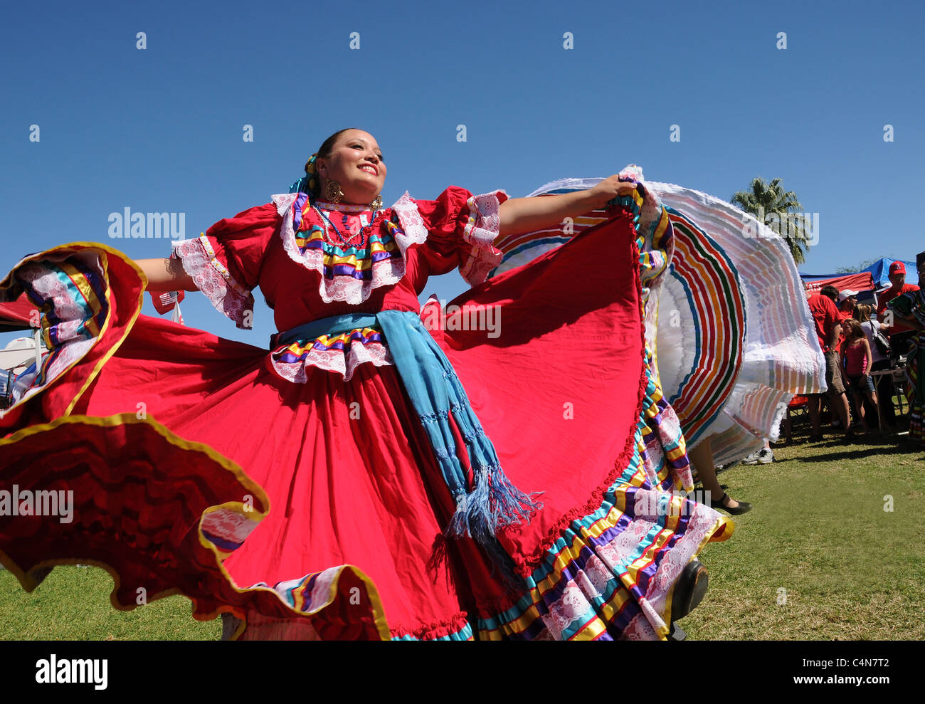 Folklorico dancers hi-res stock photography and images - Alamy
