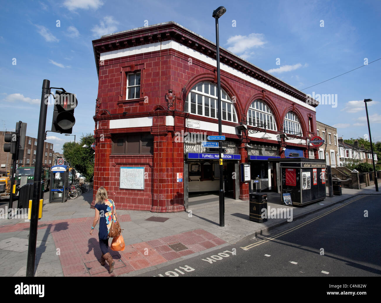Tufnell park underground station hi-res stock photography and images ...