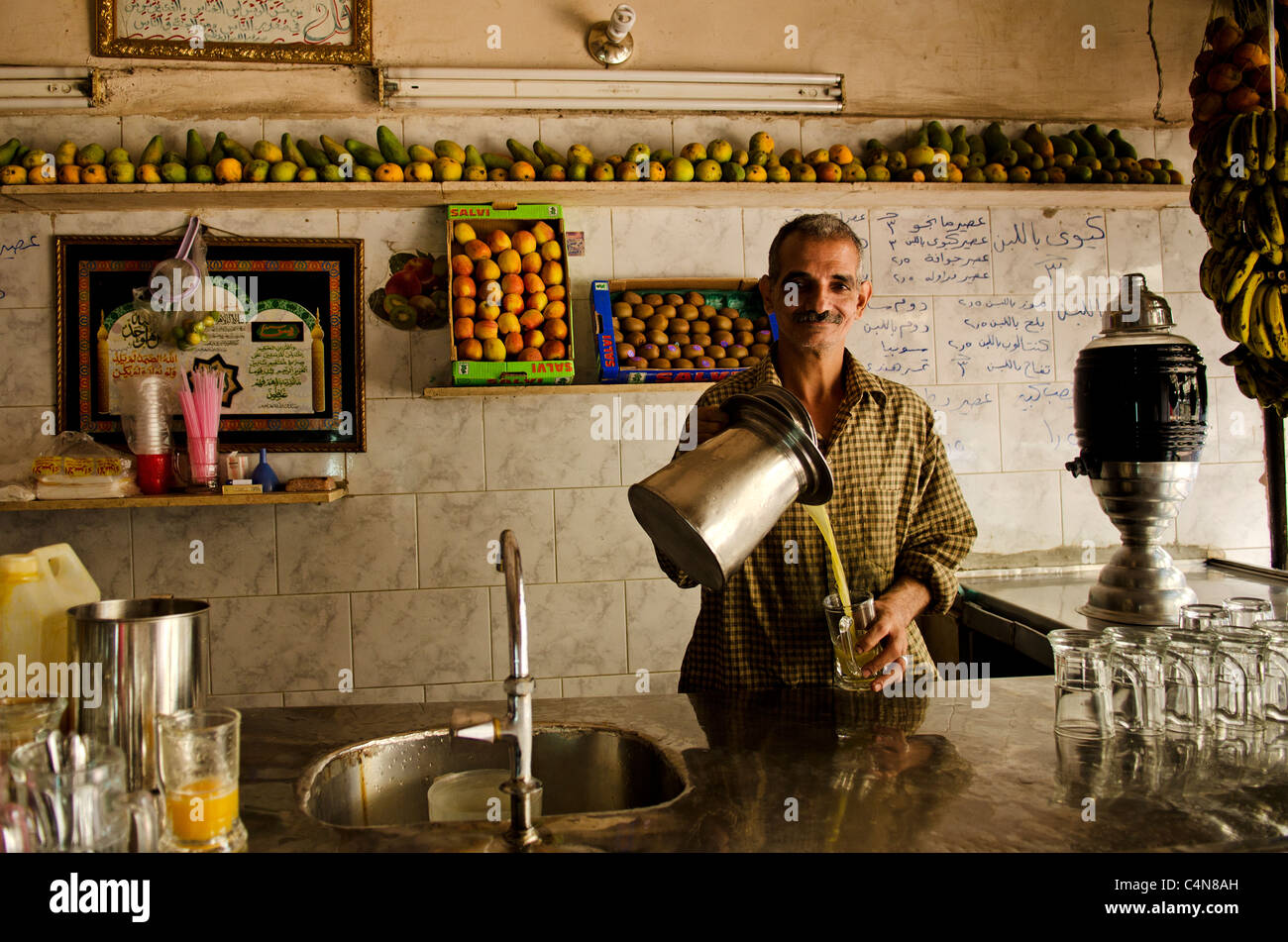 fruit juice shop in cairo egypt Stock Photo - Alamy