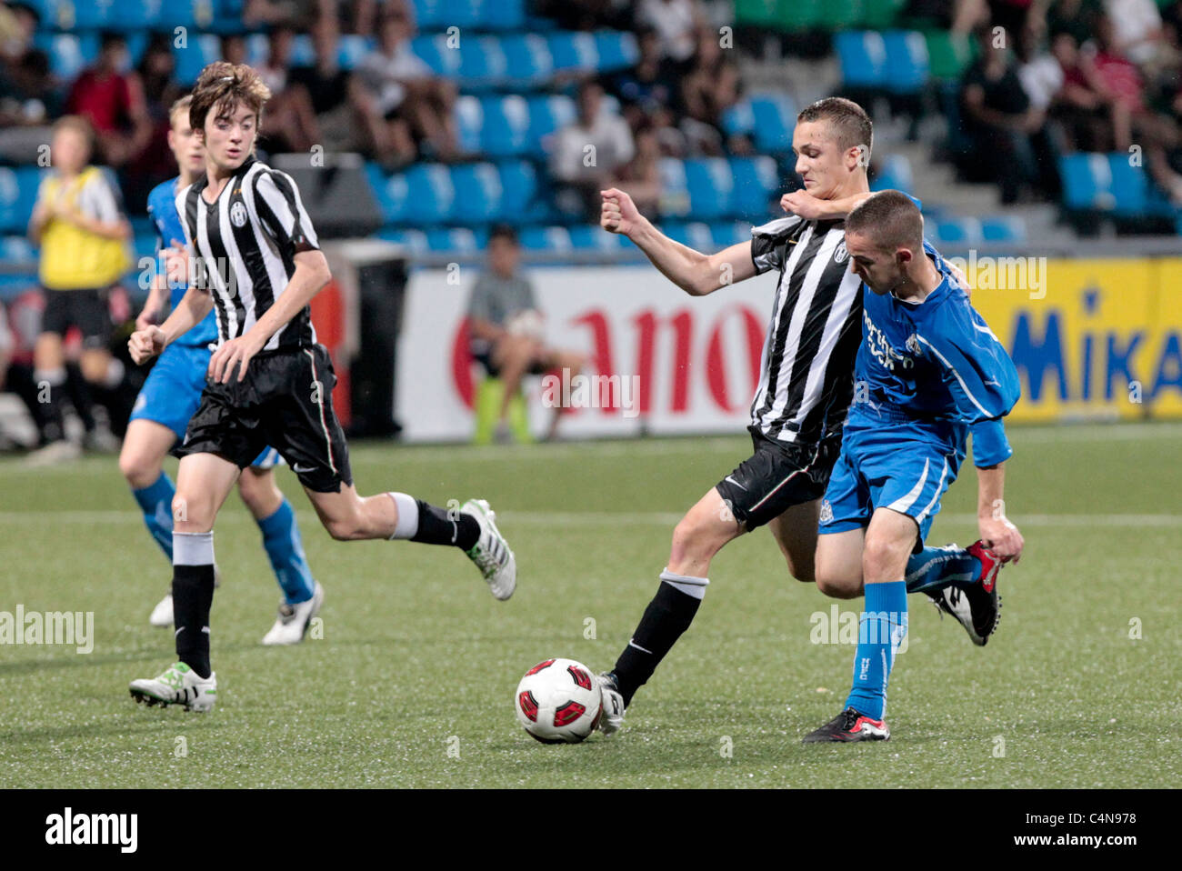 Newcastle united battle ball hi-res stock photography and images - Alamy