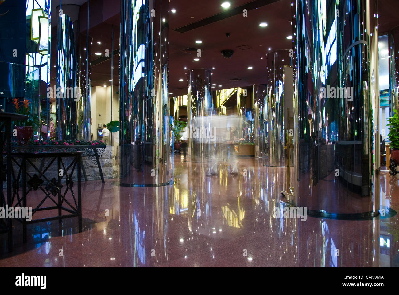 Hotel hallway hi-res stock photography and images - Alamy