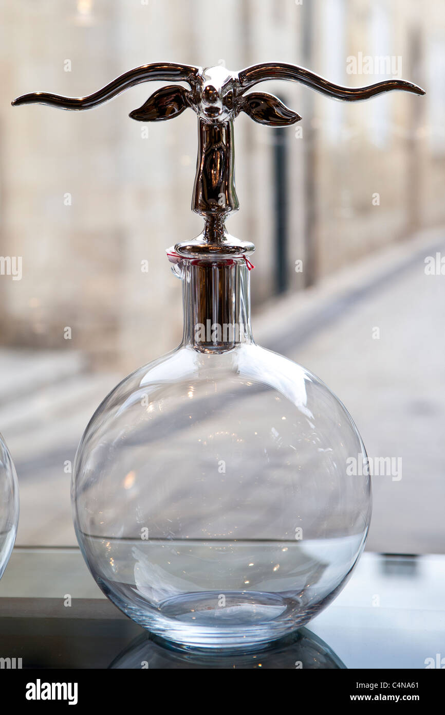 Empty decanter hi-res stock photography and images - Alamy