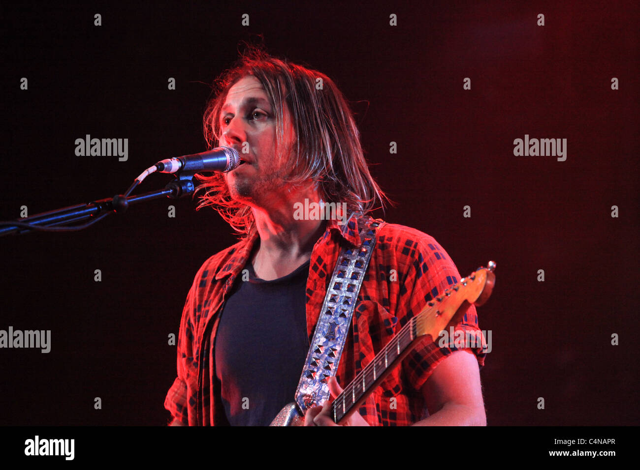 The lead singer of feeder hi-res stock photography and images - Alamy
