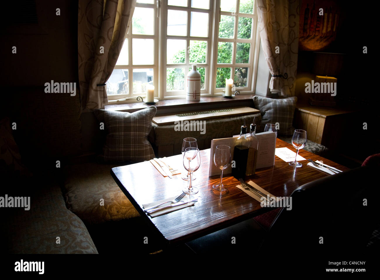 Interior of White Hart Pub Restaurant in Surrey - UK Stock Photo - Alamy