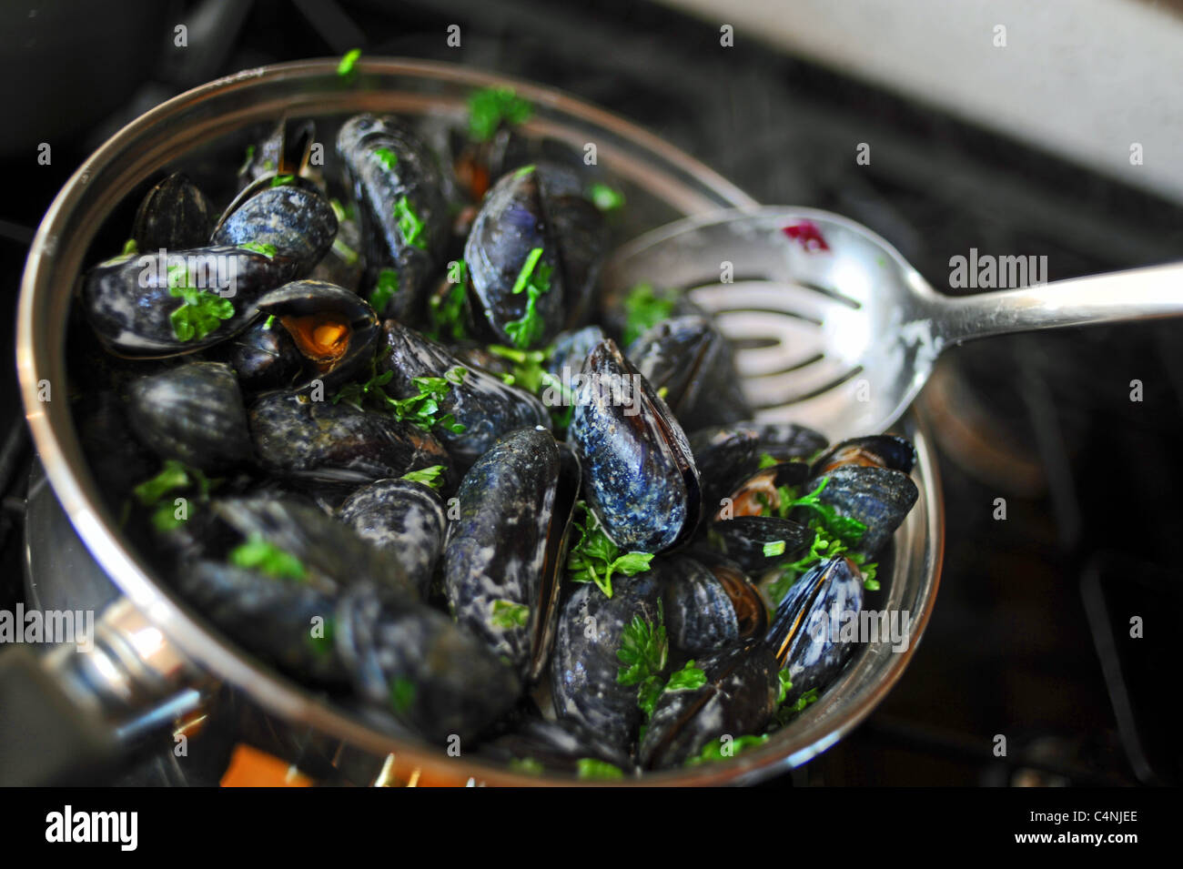 Pot of mussels hi-res stock photography and images - Alamy