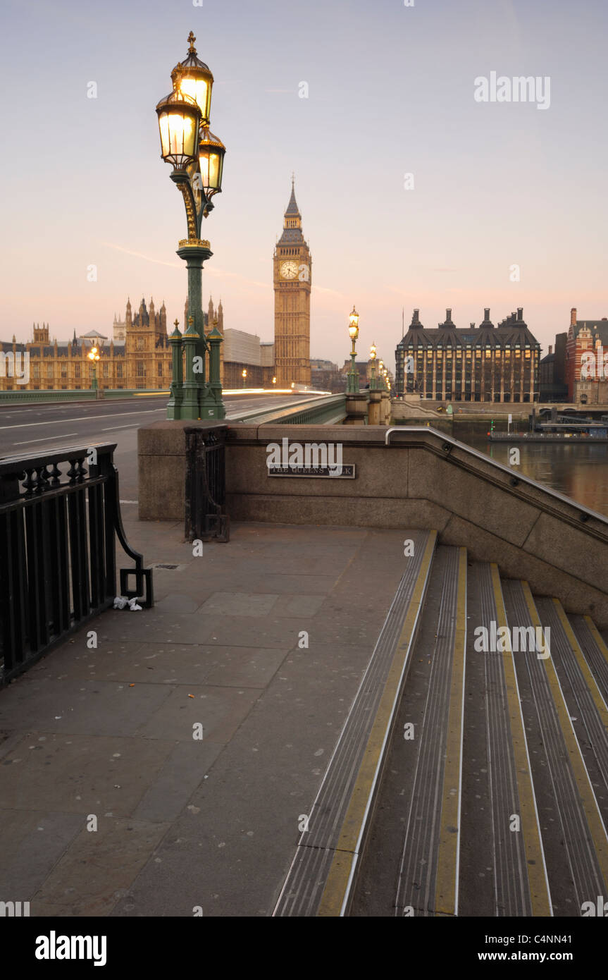 The thames at westminster stairs hi-res stock photography and images ...