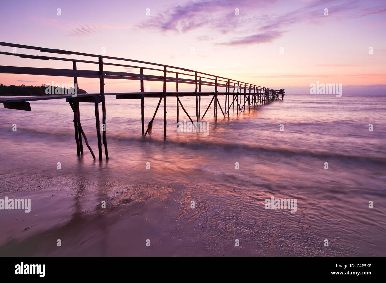 Lake winnipeg pier hi-res stock photography and images - Alamy