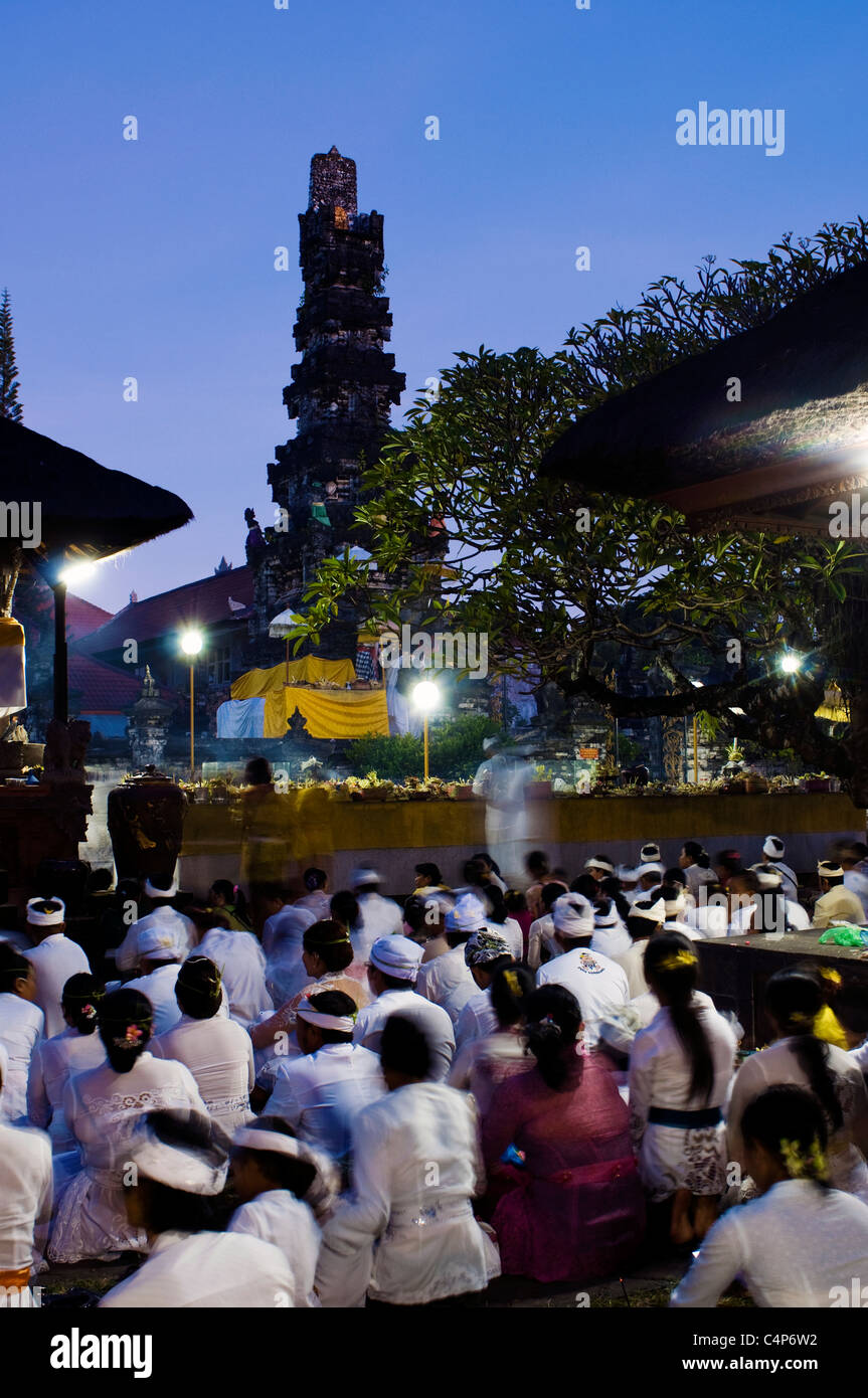 Full moon ceremony hi-res stock photography and images - Alamy