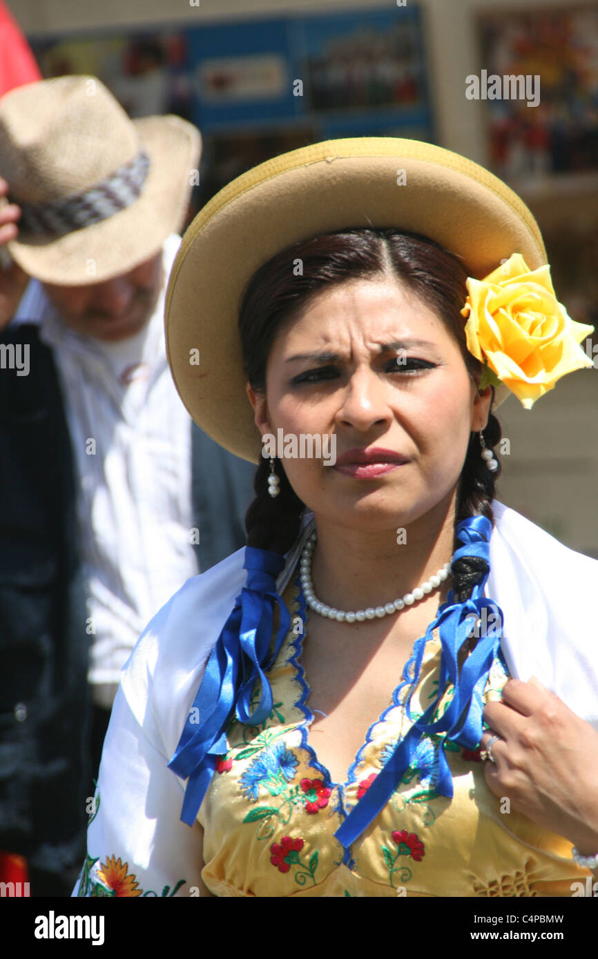 Women wearing traditional costumes mexico hi-res stock photography and ...