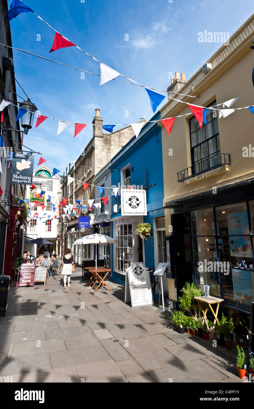 A typical summer street scene in the city of Bath, Somerset - England ...