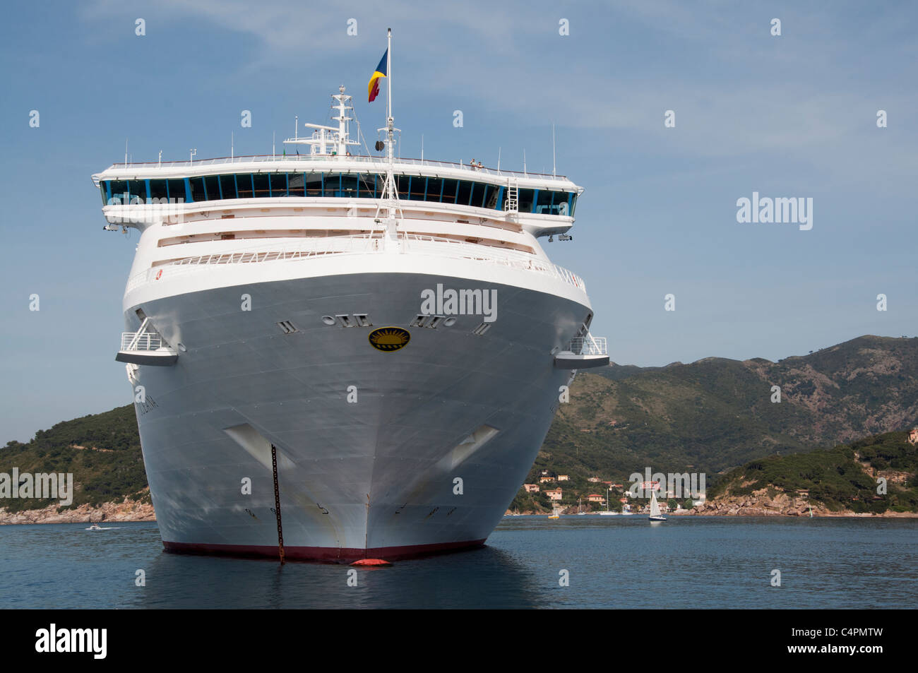 The P&O cruise ship 'Oceana' moored next to the island of Elba, Italy ...