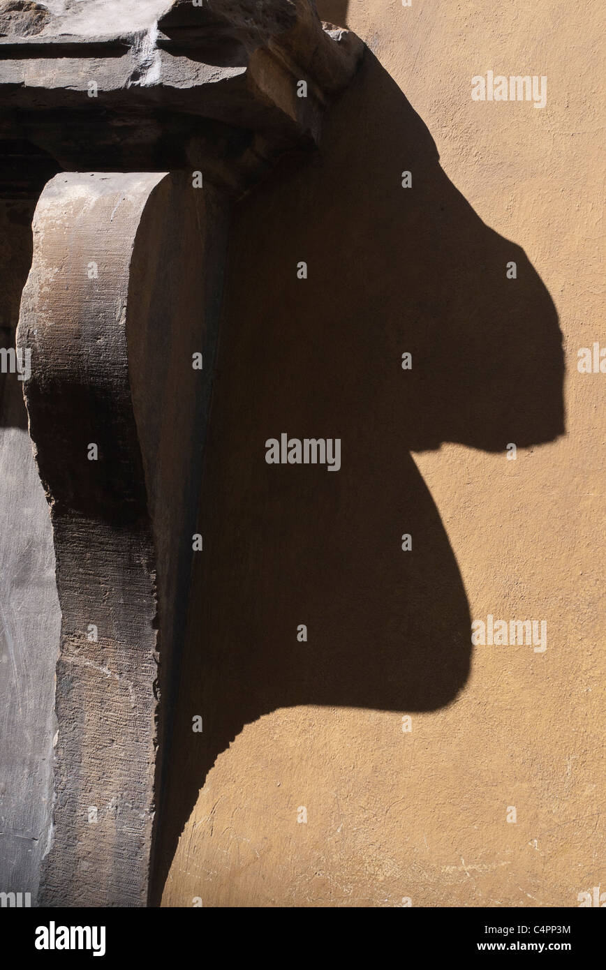 Cast shadow architecture hi-res stock photography and images - Alamy