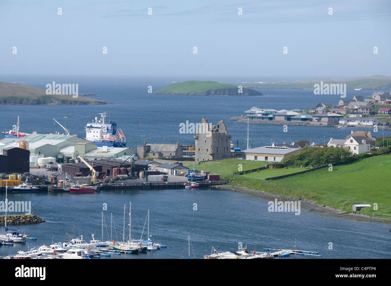 Scalloway harbour hi-res stock photography and images - Alamy