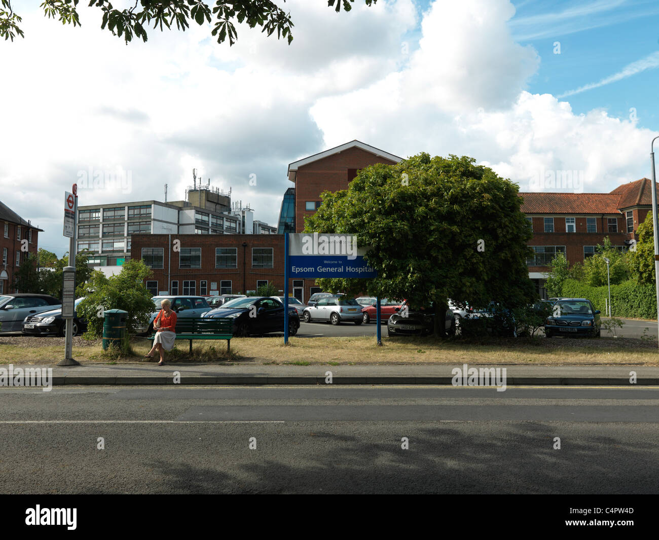 Nhs bench hi-res stock photography and images - Alamy